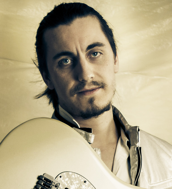 Die SG-BOX von GROSSMANN AUDIO ist eine Isolationsbox für Gitarre.