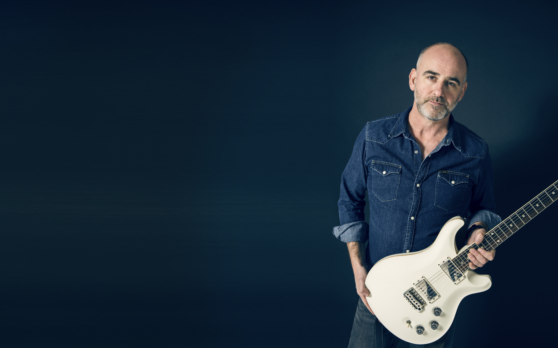 The SG-BOX from GROSSMANN AUDIO is an isolation cabinet for guitar and ...